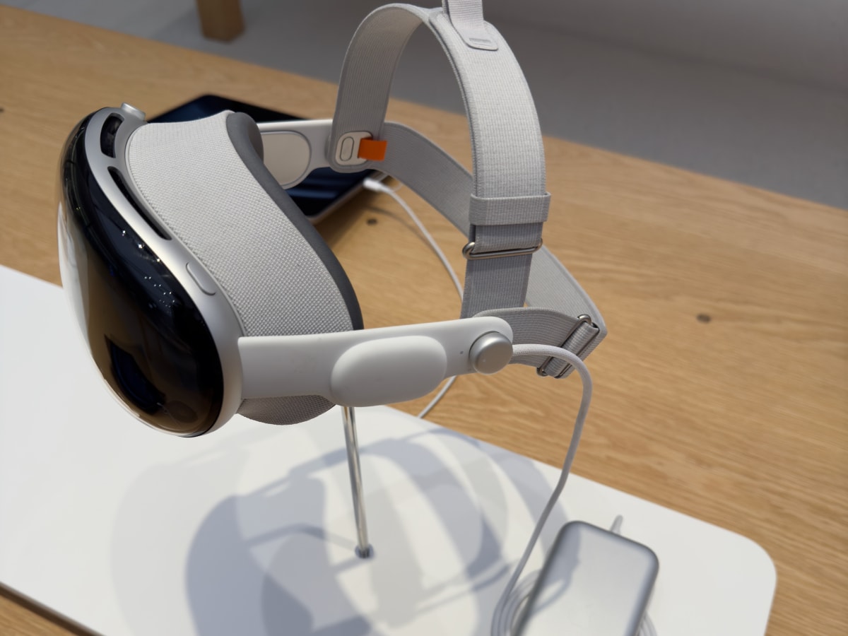 Apple Vision Pro से आधी कीमत में आ रहा है हल्का Vision Air हेडसेट, 2027 ...